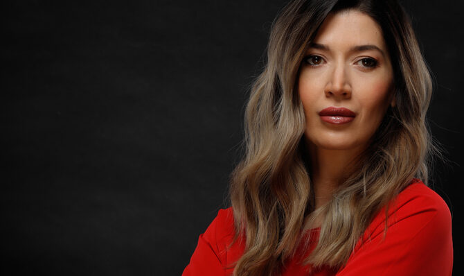 Задача с най-малко едно решение, Елена Мельов от “Рекънект” | Николина Филипова, Кариери ...